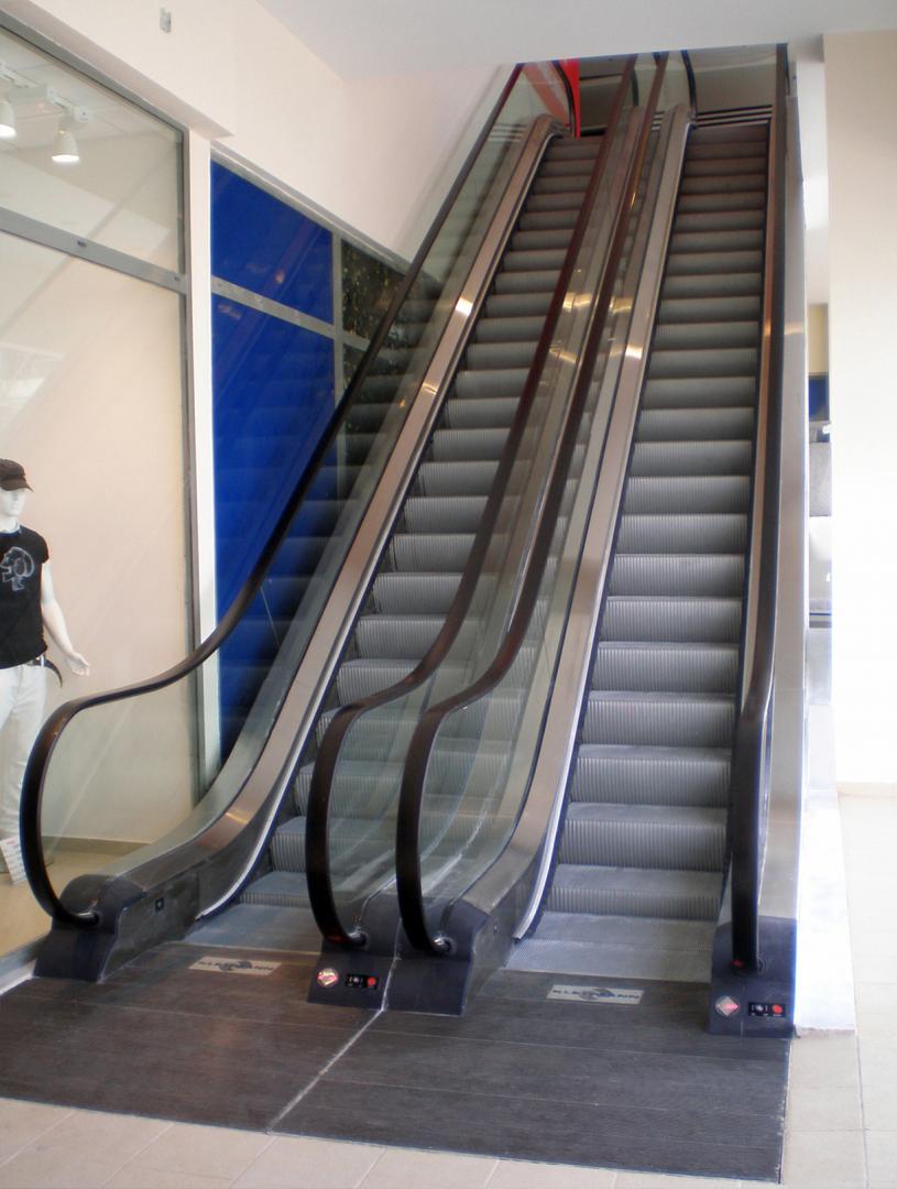 West Plaza | KLEEMANN